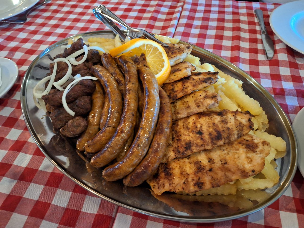 Szecessziós épületcsodák és földi örömök: életigenlésre tanít a ...
