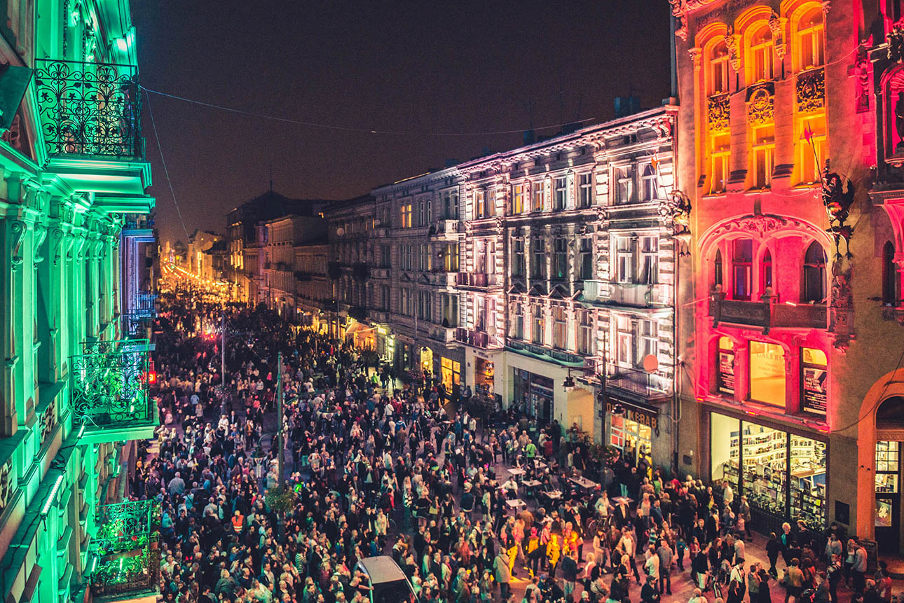 Ahol az épületek életre kelnek: Light Move Festival 2025, Łódź ...