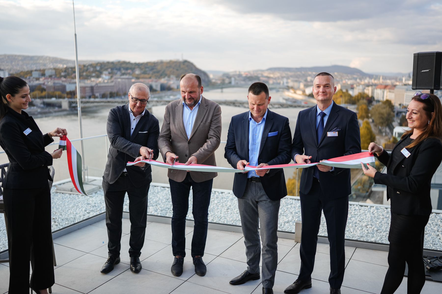Megnyílt az Infinity Budapest Hotel, ahol a végtelenbe fut a tetőtéri ...