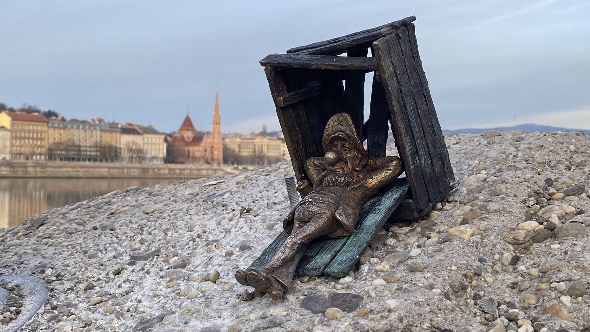 A Rákóczi híd budai hídfőjénél kell keresni a legújabb Kolodko-szobrot ...